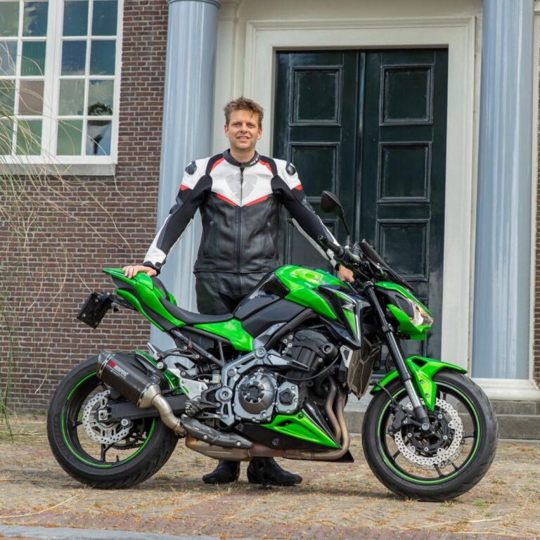 Wat is het effect van een hoog eigen risico op mijn premie?